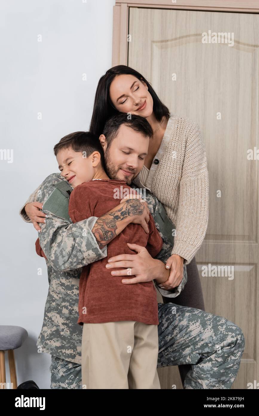 Family veteran hi-res stock photography and images - Alamy