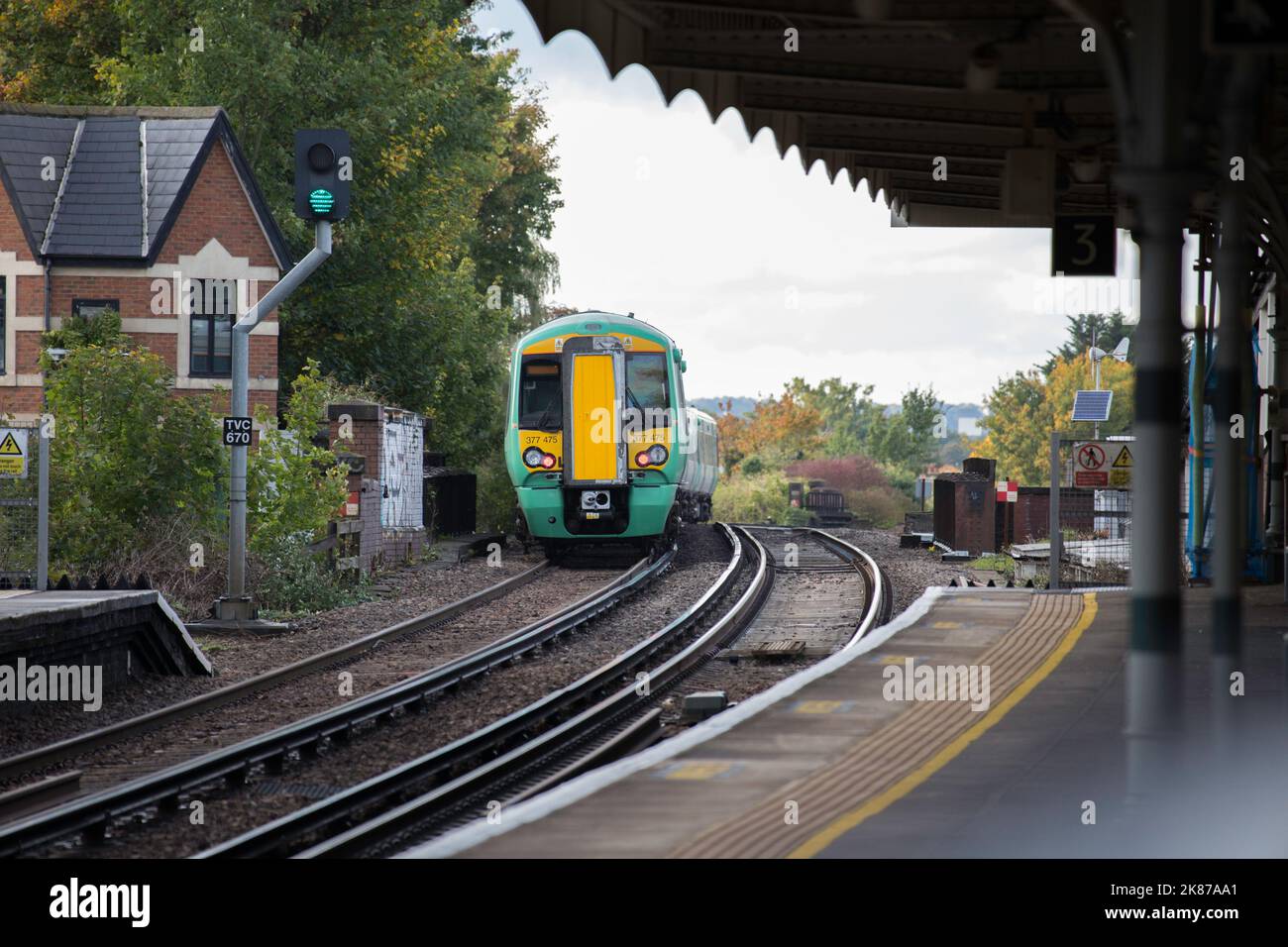 Southern railway commuter train hi-res stock photography and images - Alamy