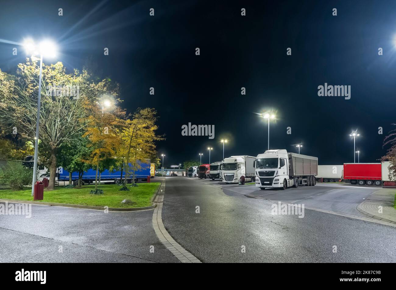 Very rarely and only on weekends , a relatively empty truck parking lot ...