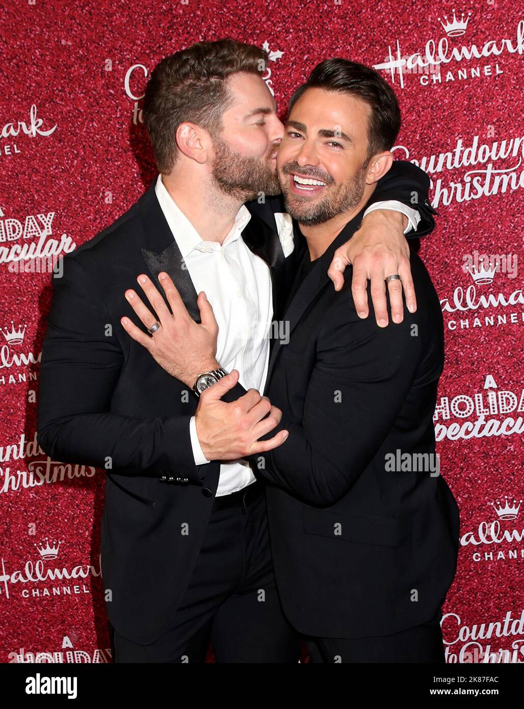 New York, USA. 20th Oct, 2022. Jonathan Bennett and husband Jaymes ...