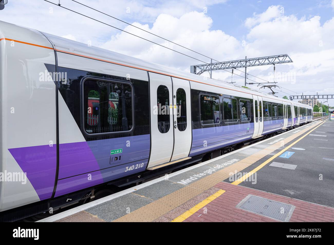 Ealing Broadway - Elizabeth Line Station Stock Photo - Alamy