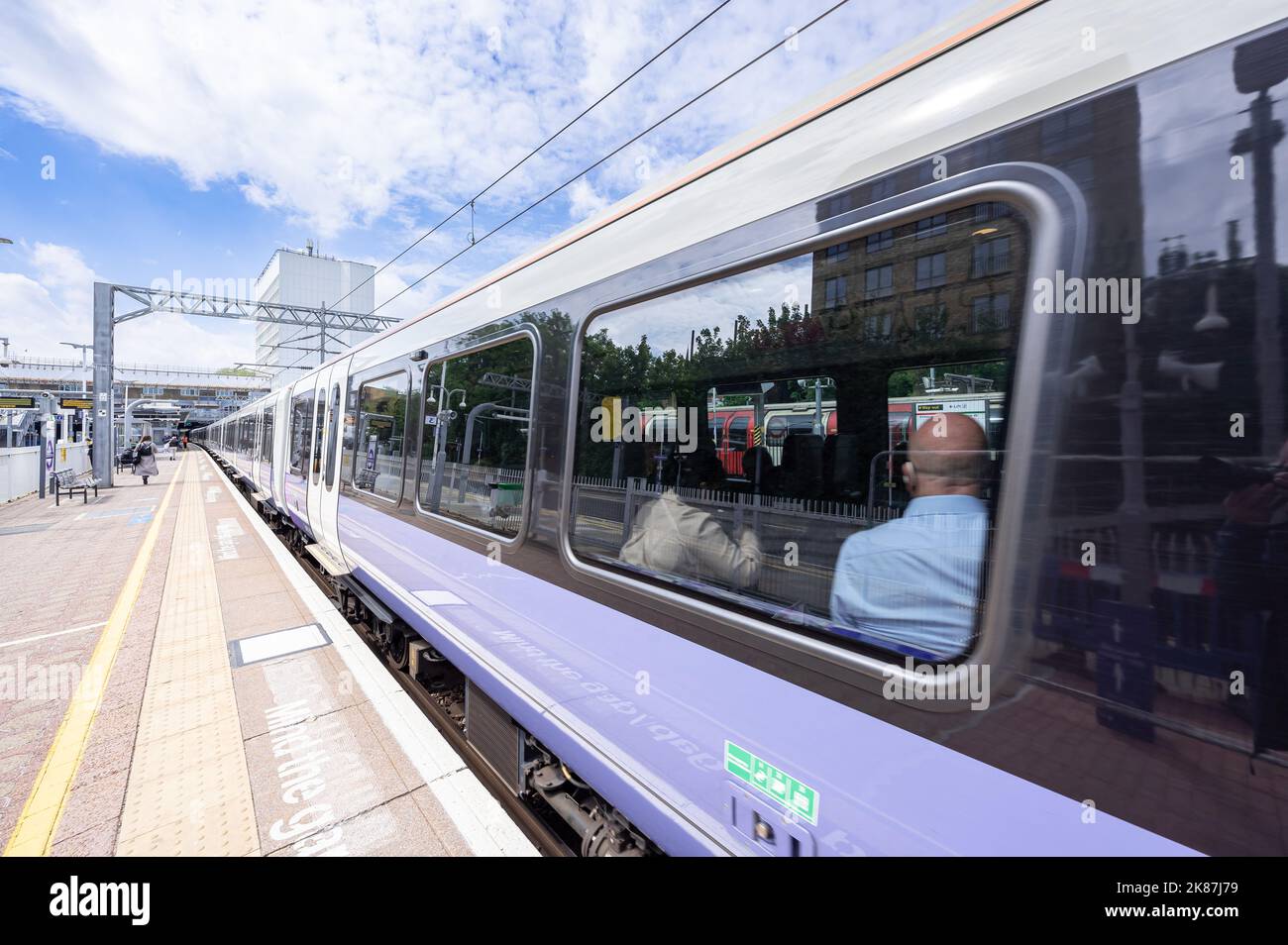 Ealing Broadway - Elizabeth Line Station Stock Photo - Alamy
