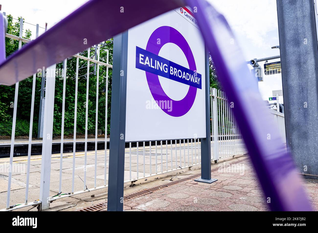 Ealing broadway tube sign hi-res stock photography and images - Alamy