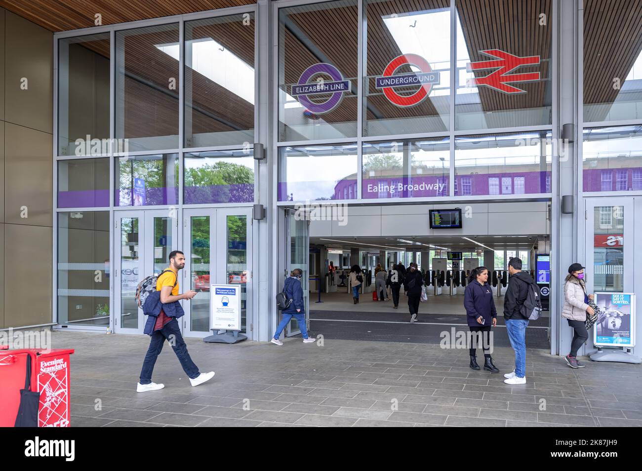 Ealing Broadway - Elizabeth Line Station Stock Photo - Alamy