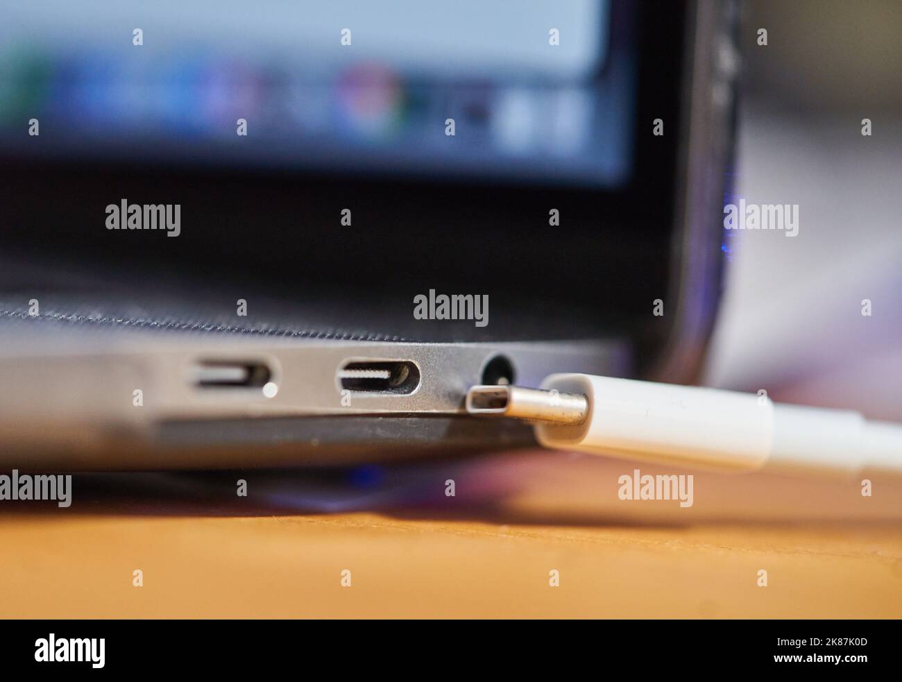 Instagram logo tastatur hi-res stock photography and images - Alamy