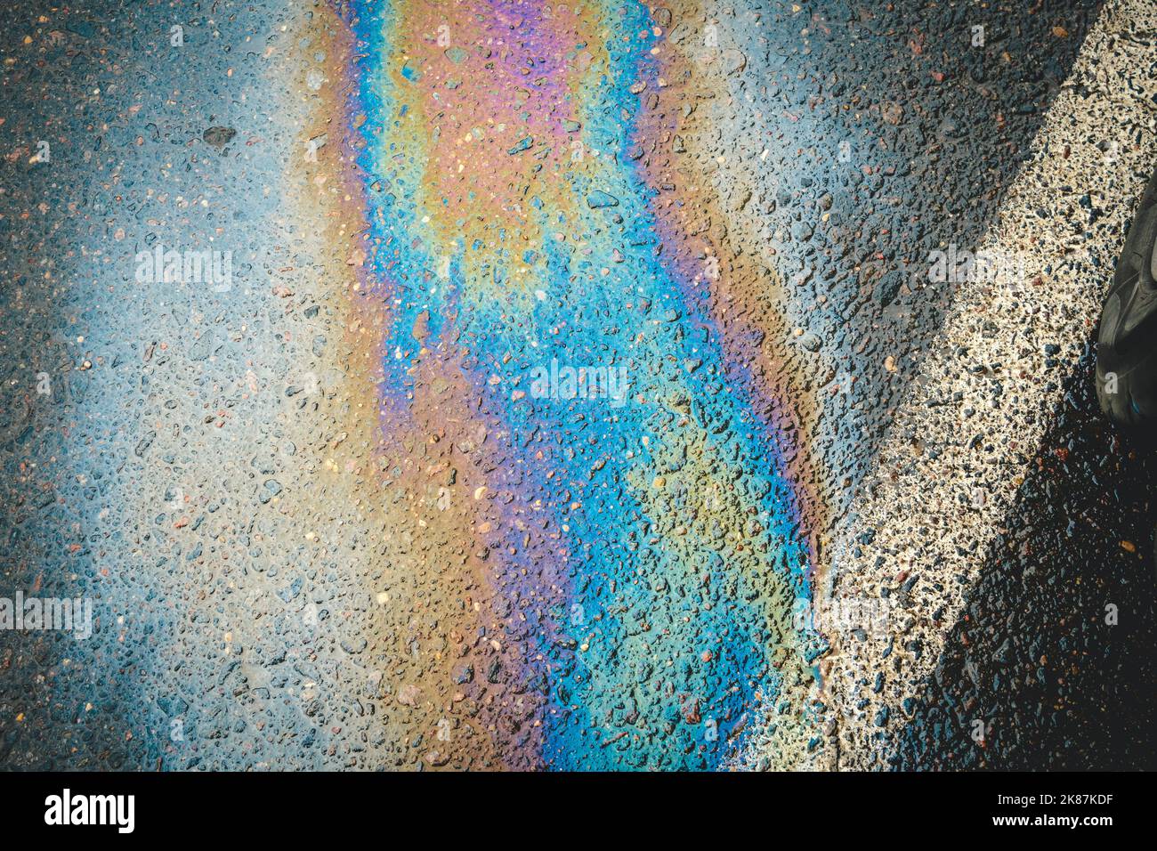 Slick lines hi-res stock photography and images - Alamy