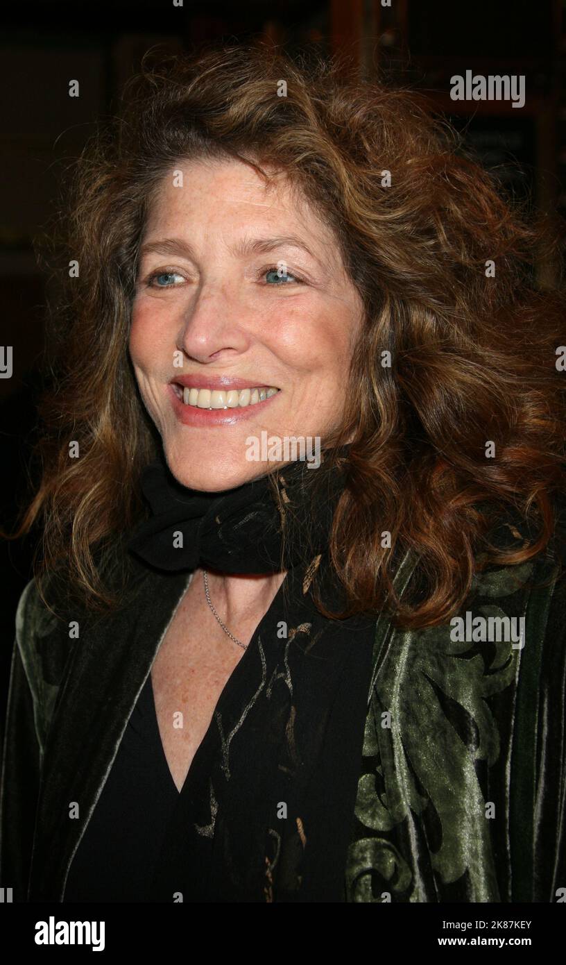 Lucy kerr hi-res stock photography and images - Alamy