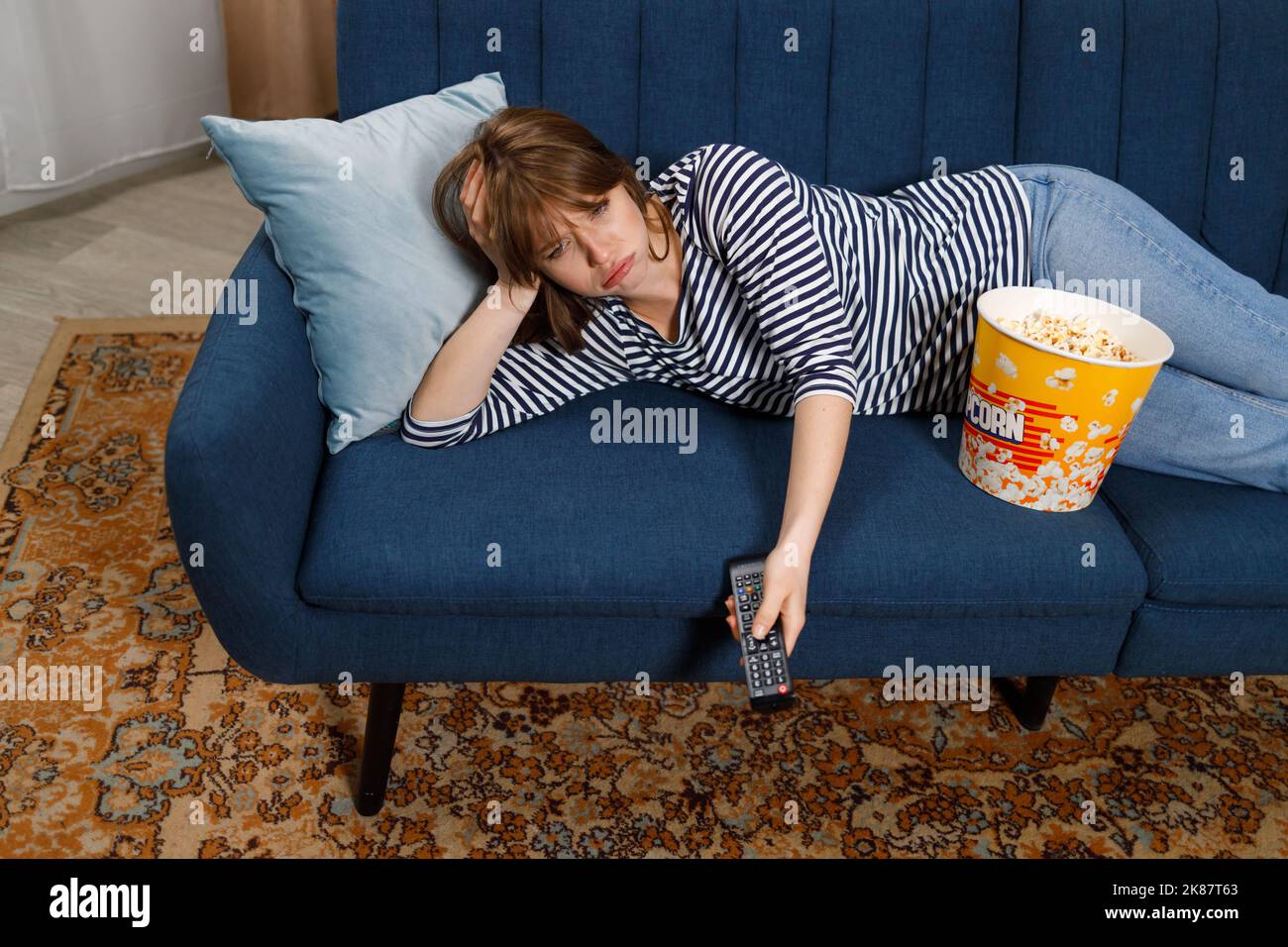 Switching channel tv hi-res stock photography and images - Alamy