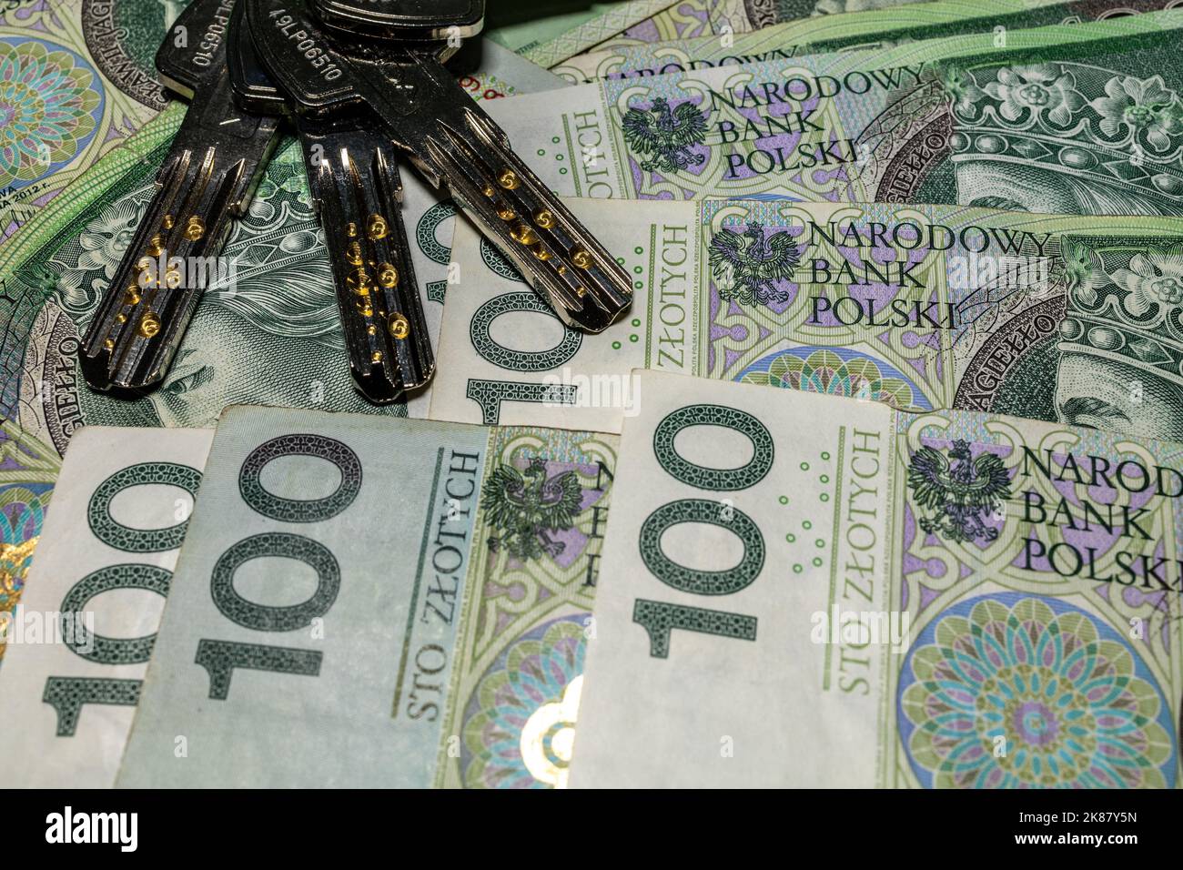 100 zloty bills hi-res stock photography and images - Alamy