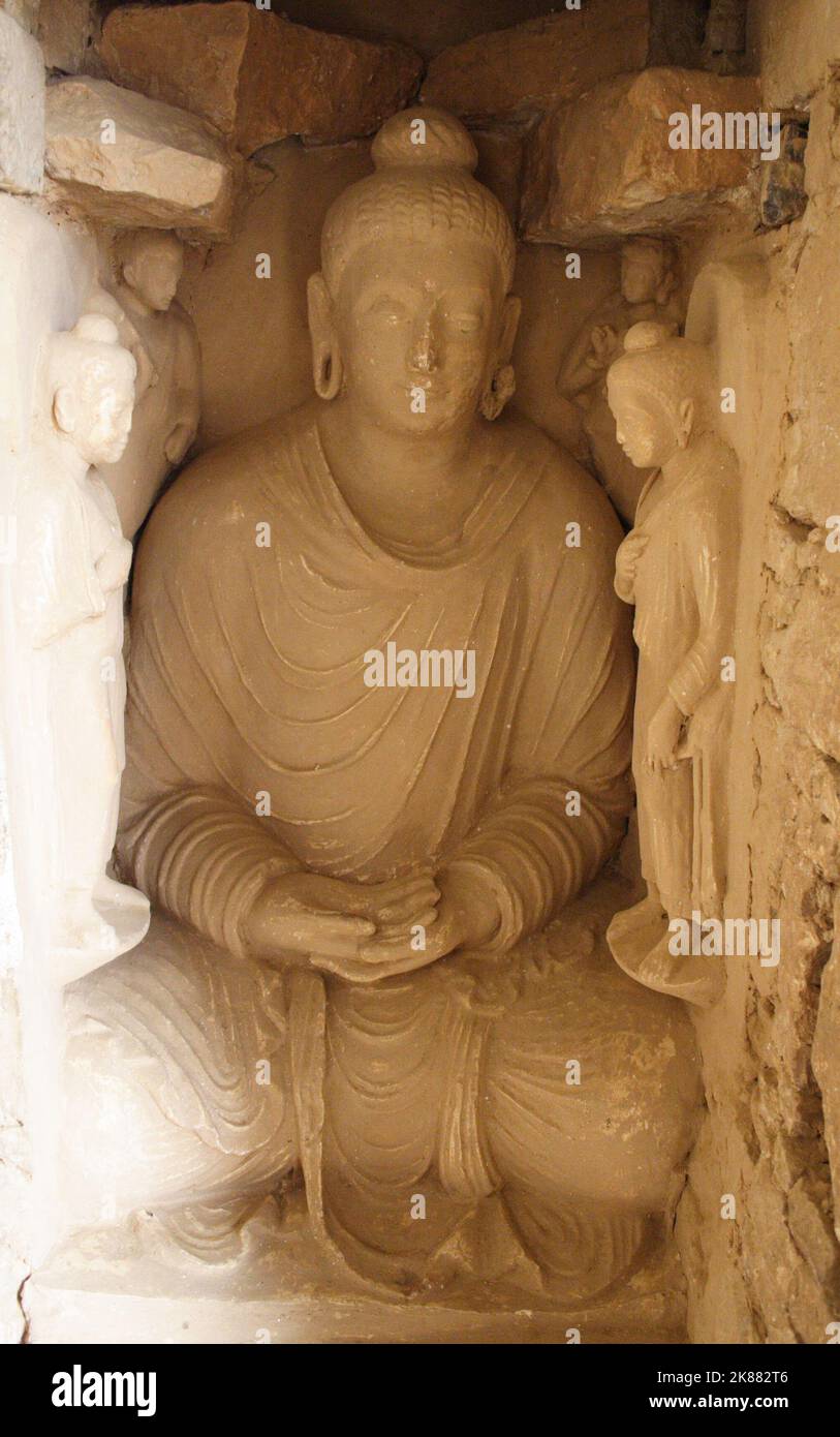 Buddhist statue pakistan hi-res stock photography and images - Alamy