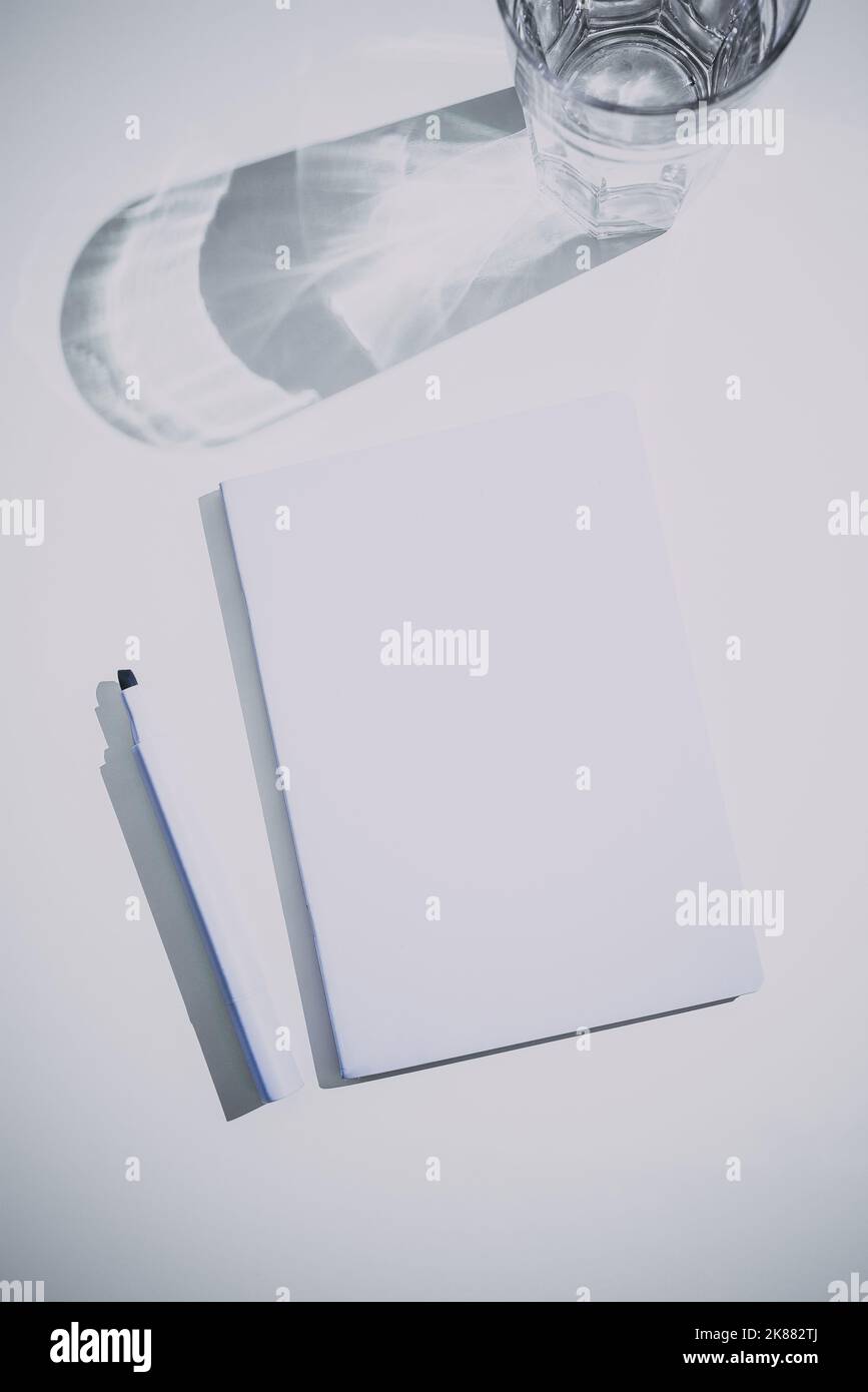 Colorful Wallpaper Image, Shatter Effect Design, Geometric Pattern ...