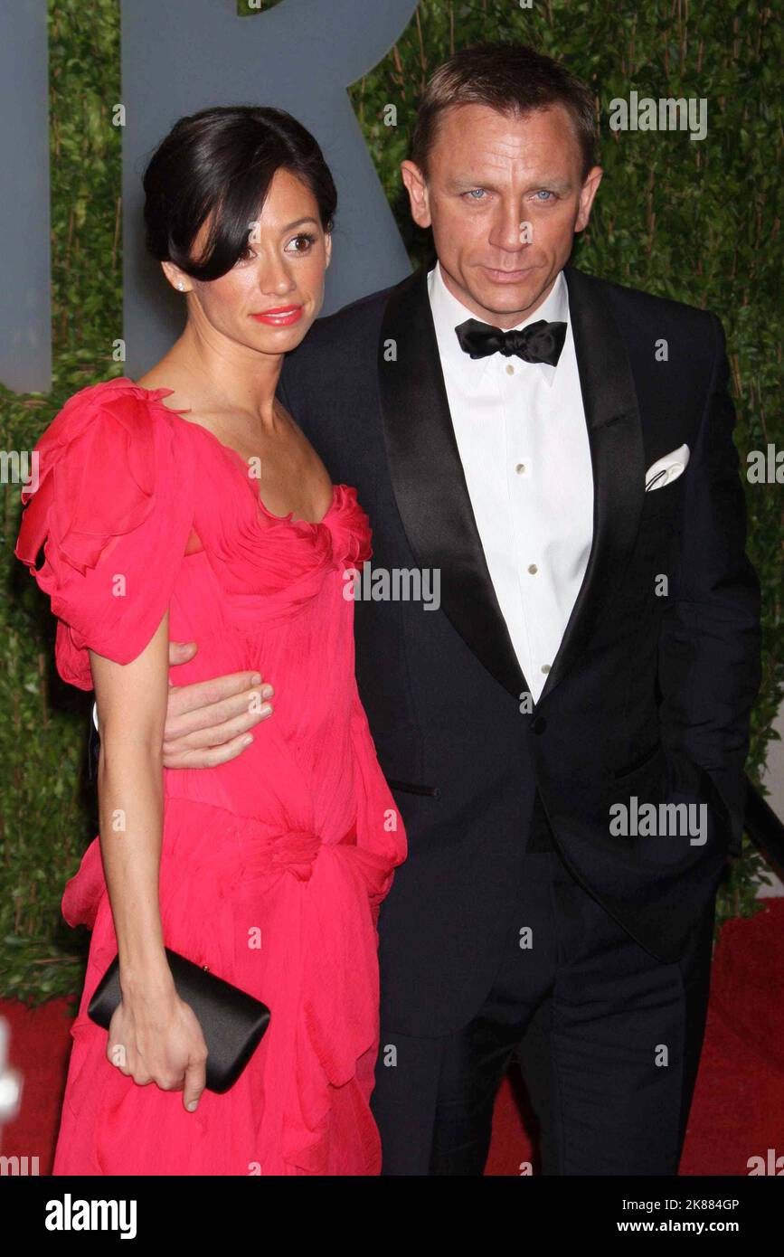 Daniel Craig and Satsuki Mitchell attend the Vanity Fair Oscar Party at ...