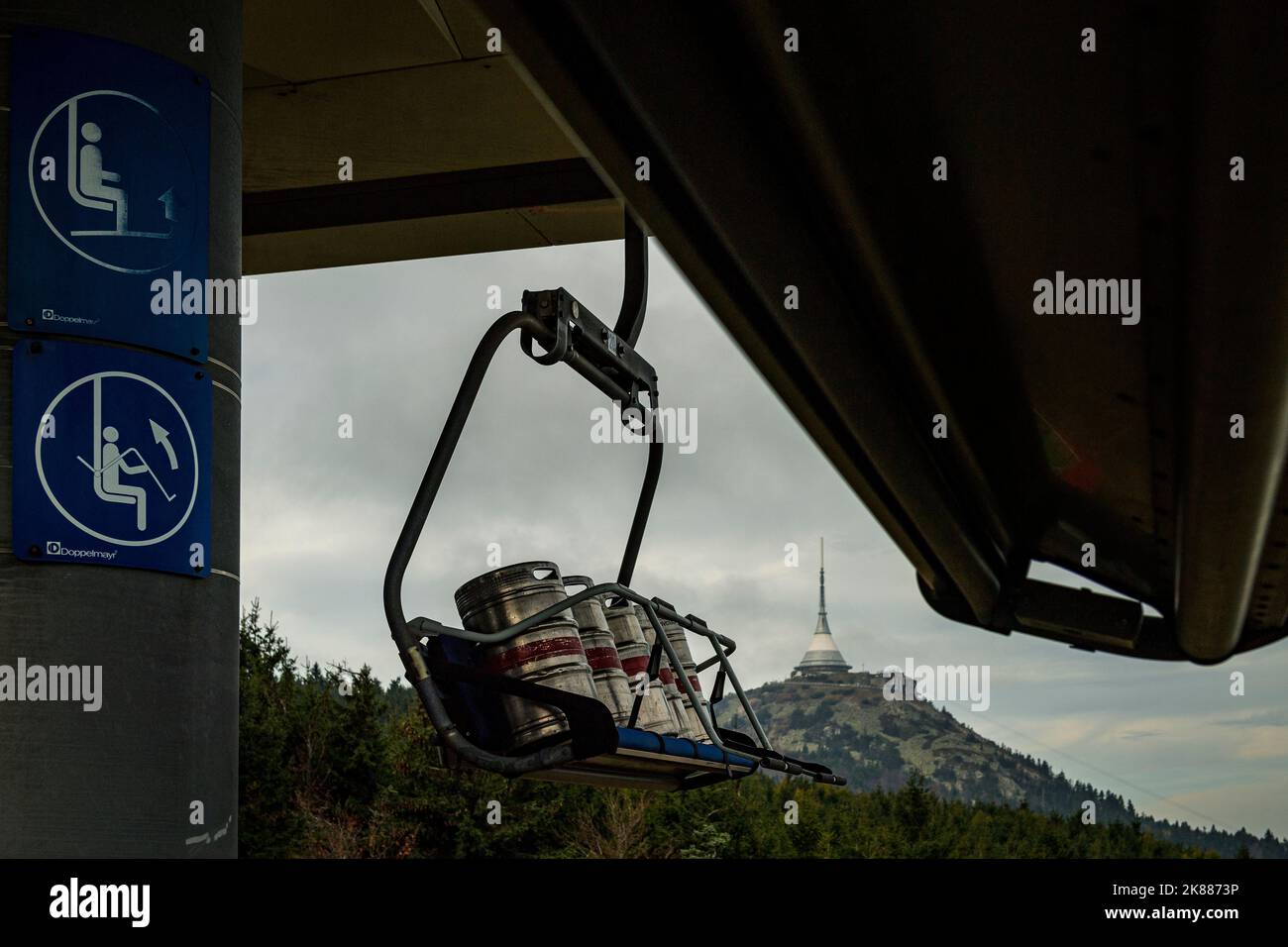 Liberec, Czech Republic. 21st Oct, 2022. Load test of the Skalka cable ...