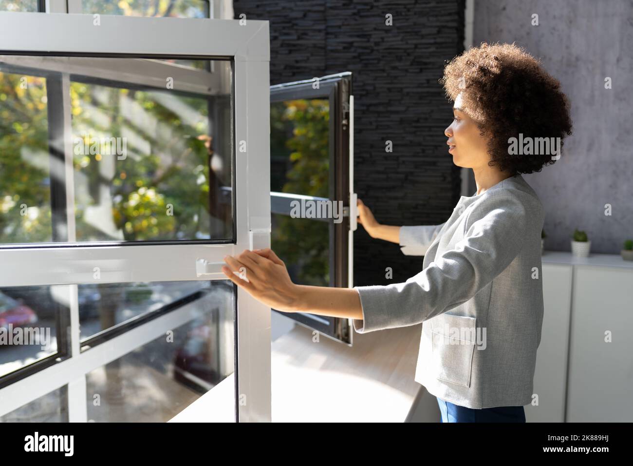 Opening the air hi-res stock photography and images - Alamy