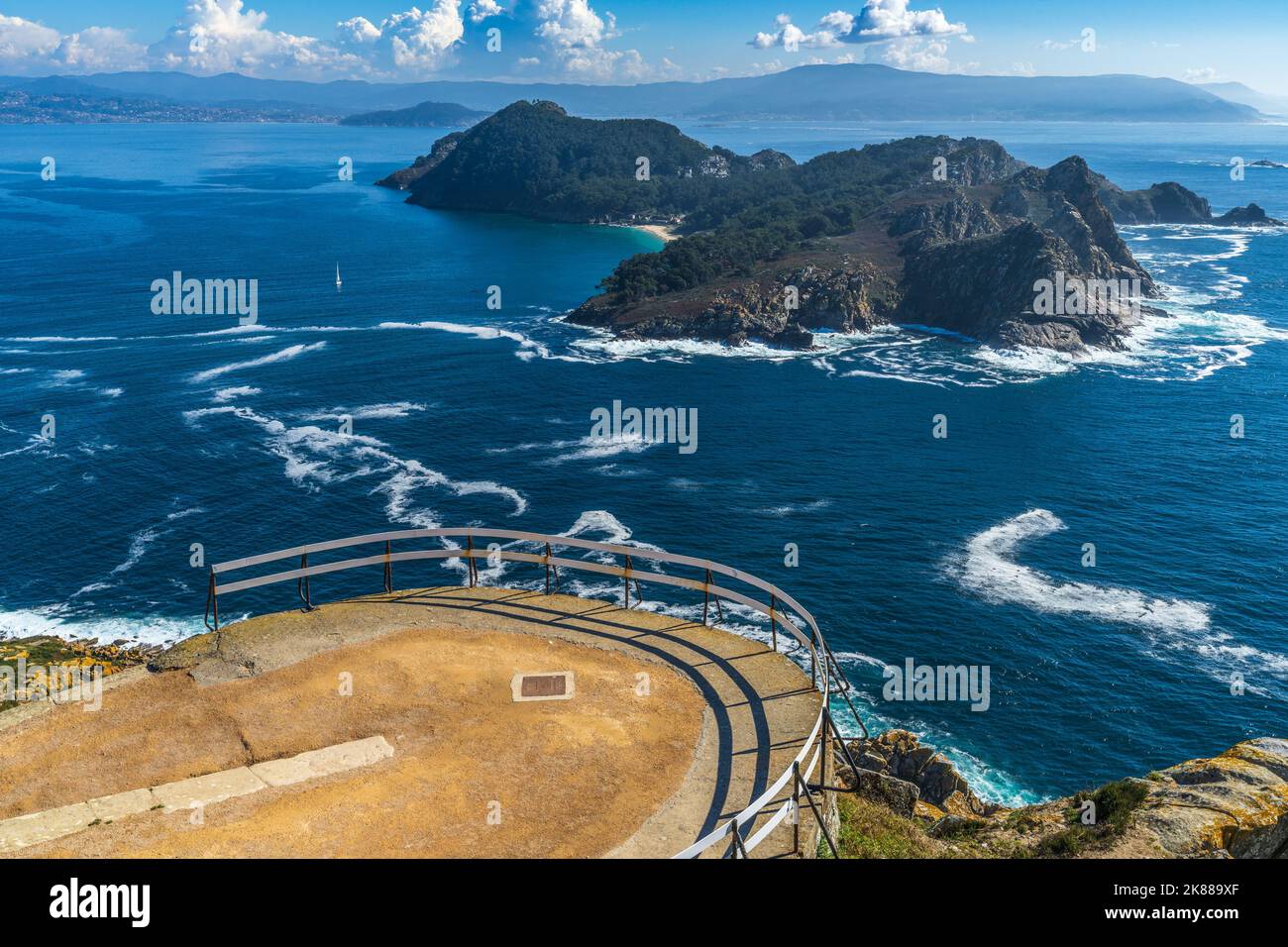View of the Cies Islands with the island of San Martino in the ...