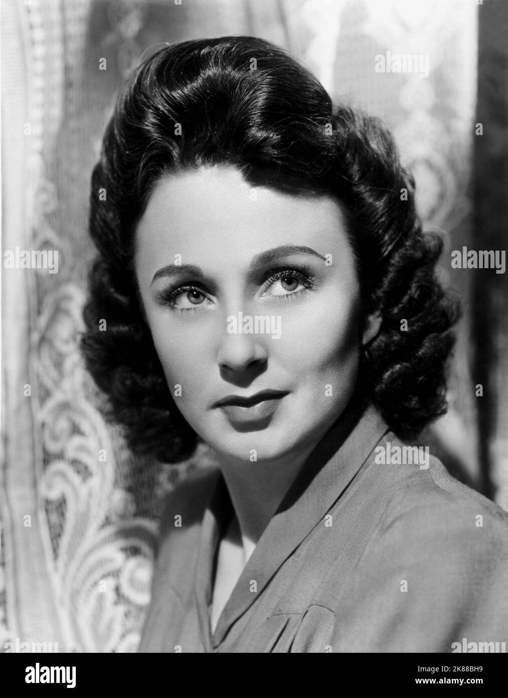 Googie Withers Actress 01 May 1945 **WARNING** This Photograph is for ...