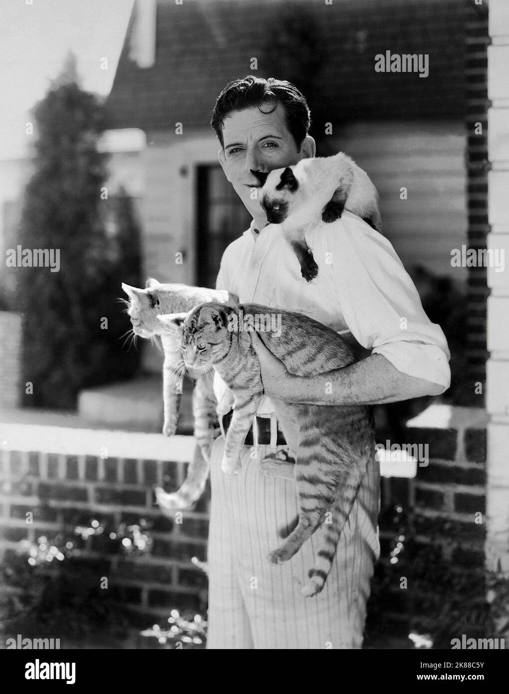 Edward Everett Horton & Cats Actor 01 February 1930 **WARNING** This ...