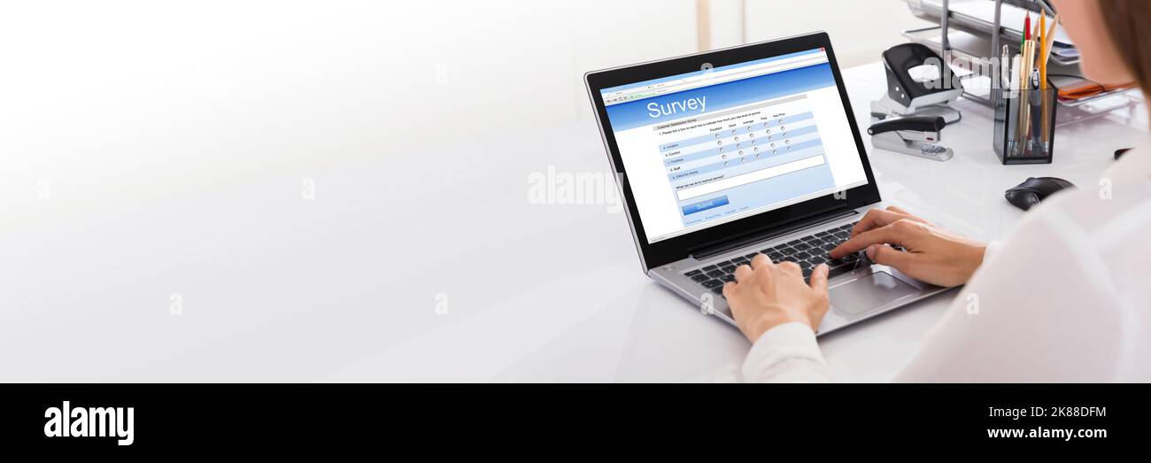 Electronic customer hi-res stock photography and images - Alamy