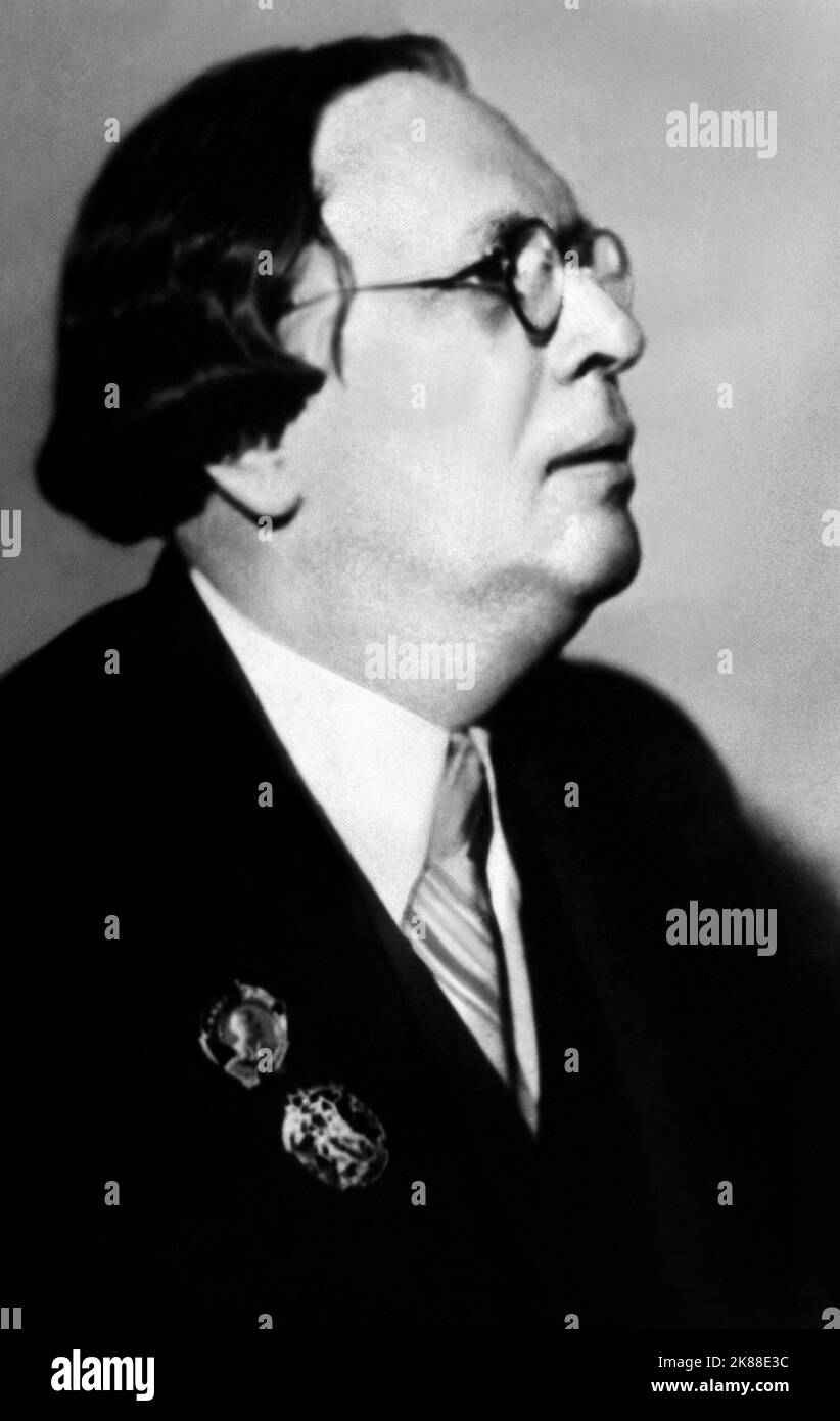 Alexei Nikolajewitsch Tolstoi Writer 01 May 1940 **WARNING** This ...