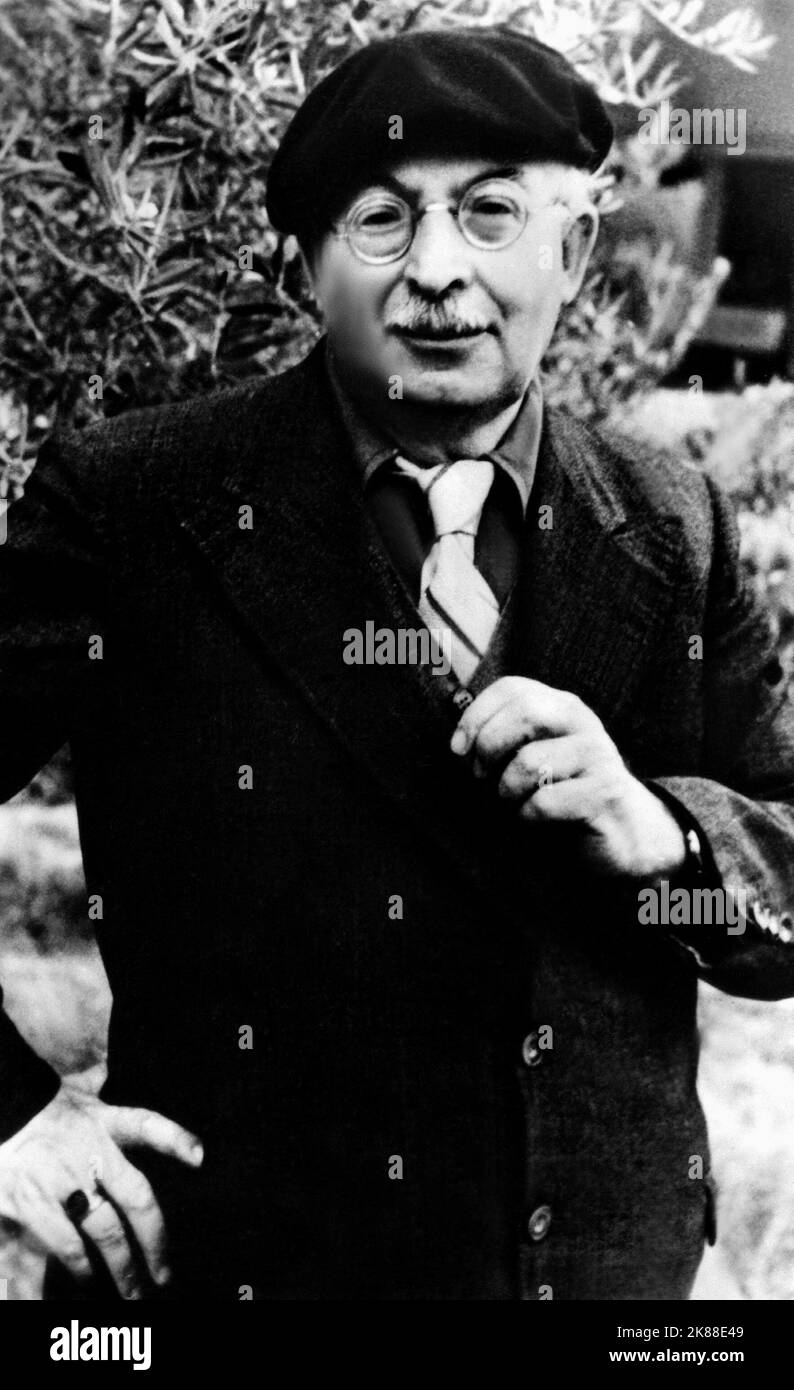 Arnold Zweig Writer 01 May 1947 **WARNING** This Photograph is for ...