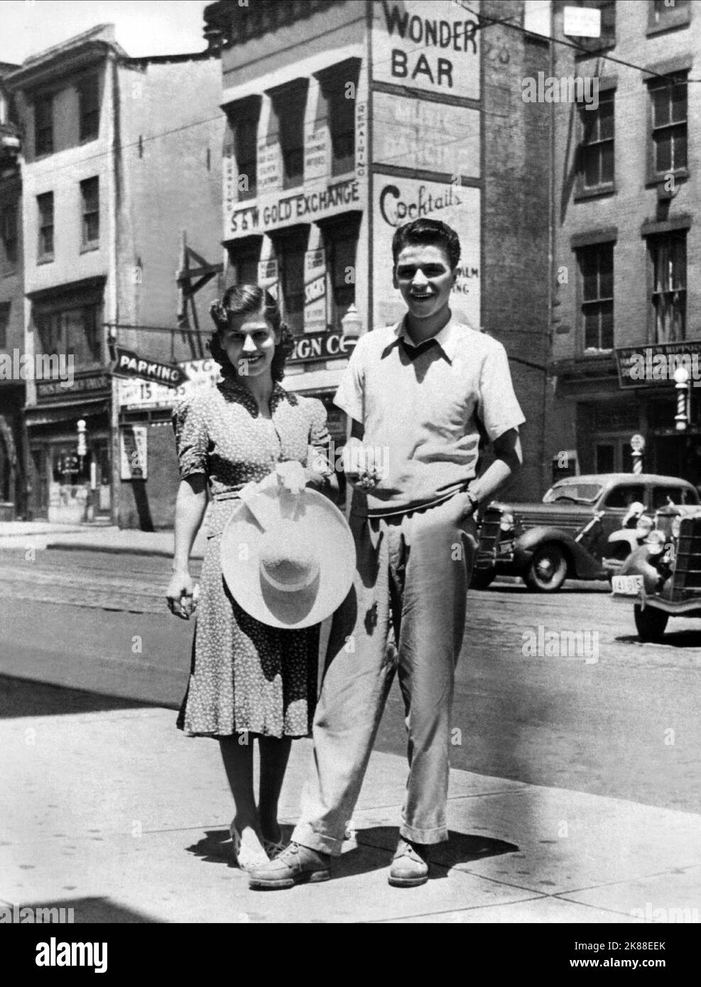 Nancy Barbato & Frank Sinatra Singer With 1st Wife 01 June 1939 ...