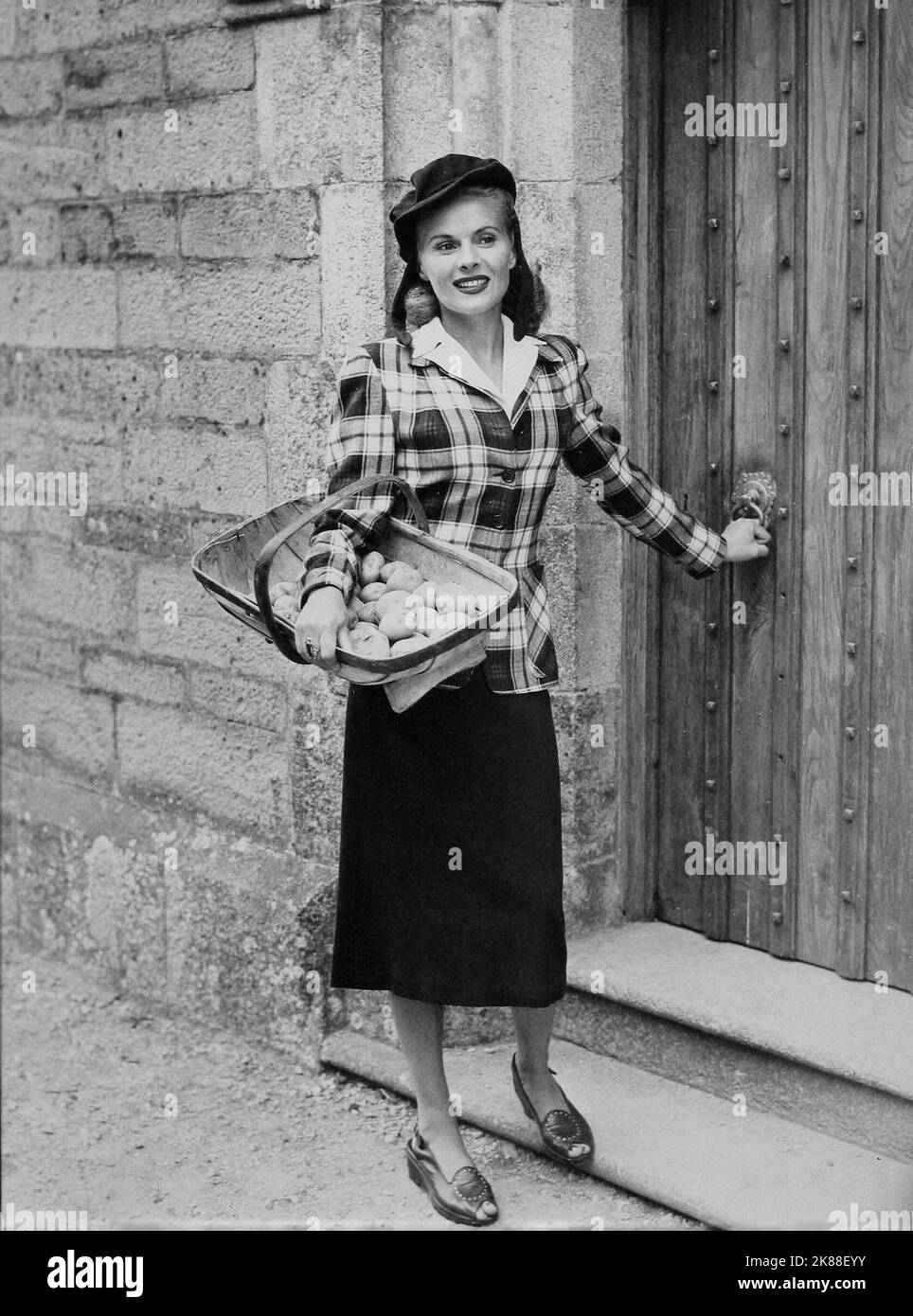 Ann Todd Actress 01 May 1947 **WARNING** This Photograph is for ...