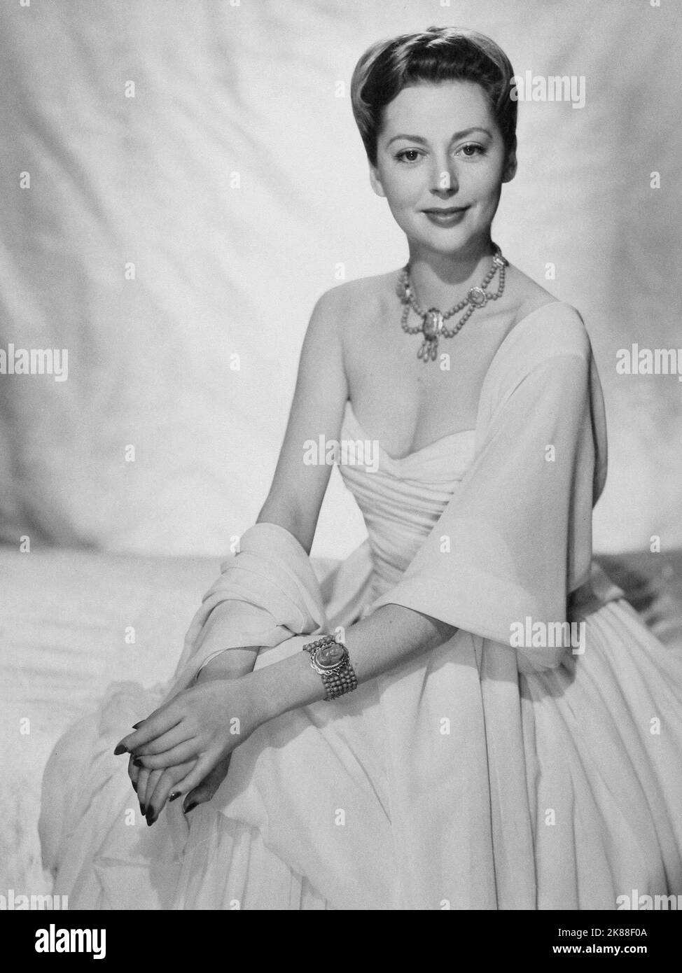 Sandra Dorne Actress 01 May 1947 **WARNING** This Photograph is for ...