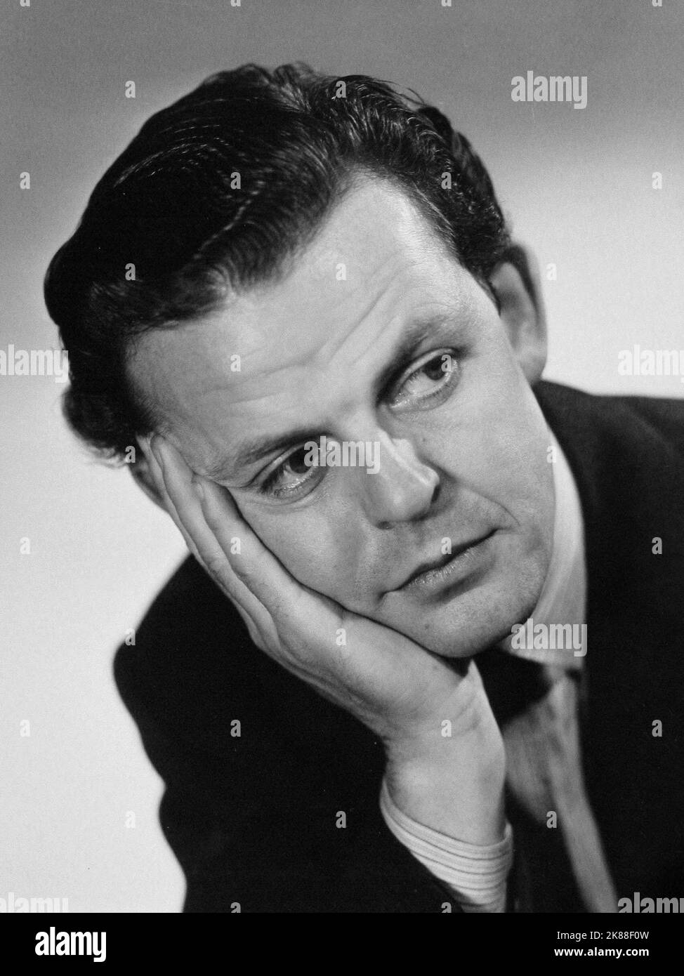 David Tomlinson Actor 01 May 1948 **WARNING** This Photograph is for ...