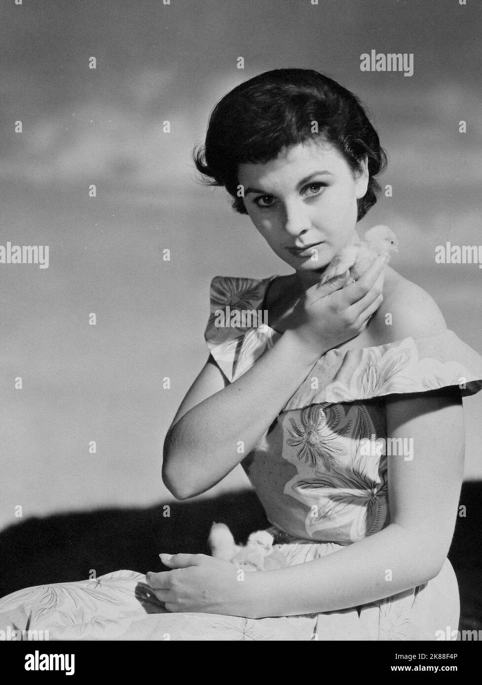 Jean simmons actress 1948 Black and White Stock Photos & Images - Alamy