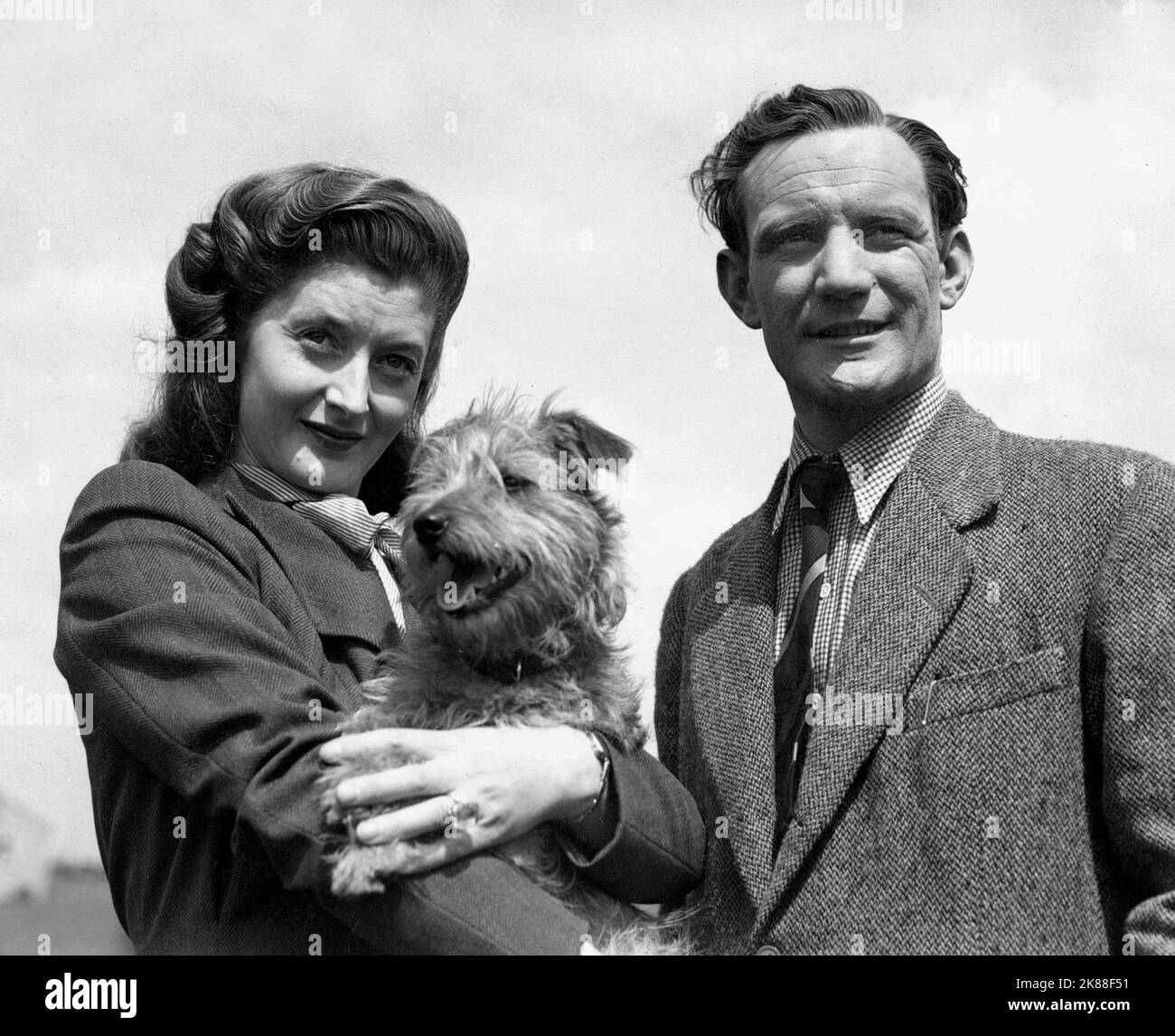 Trevor howard actor 1948 hi-res stock photography and images - Alamy