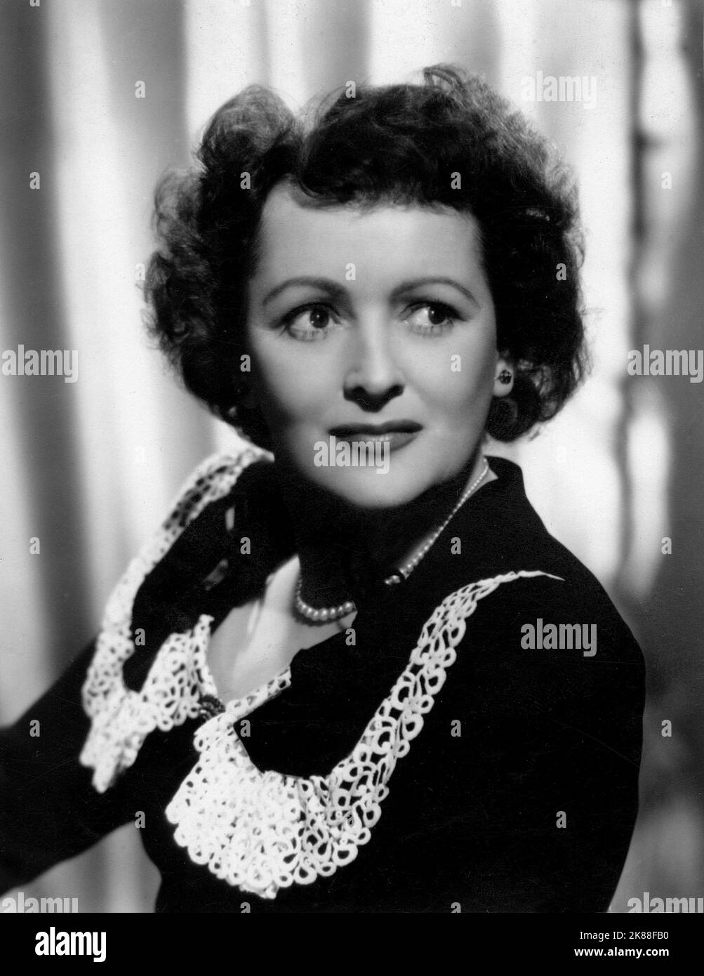 Linden Travers Actress 01 May 1947 **WARNING** This Photograph is for ...
