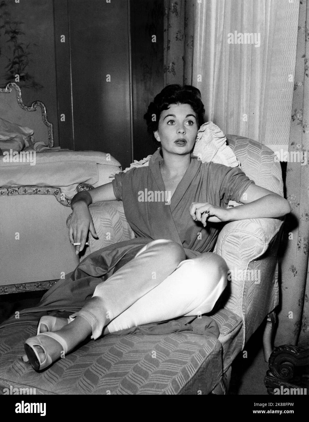 Jean Simmons Actress 01 May 1950 **WARNING** This Photograph is for ...