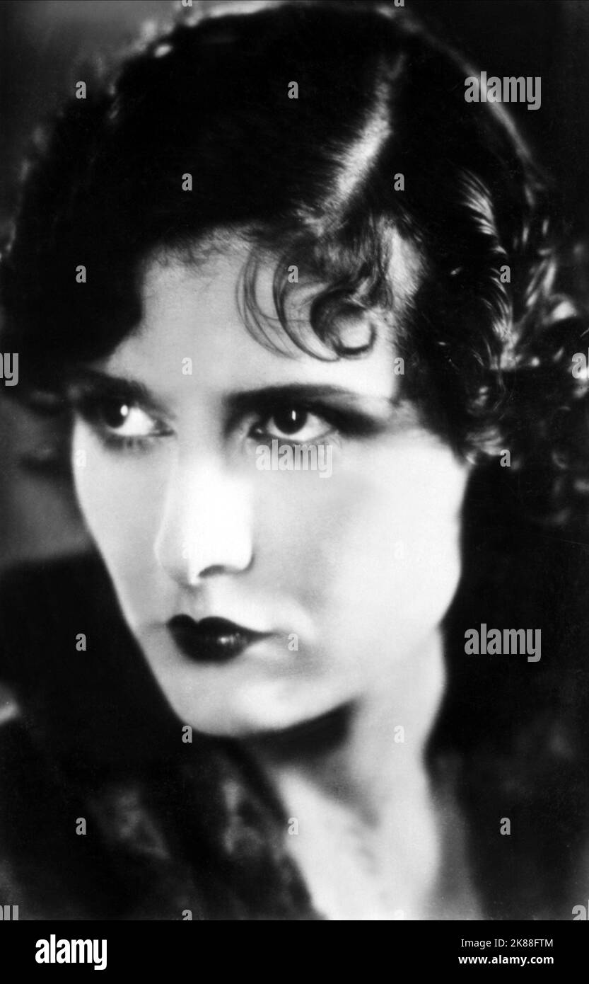 Evelyn Brent Actress 01 May 1924 **WARNING** This Photograph is for ...