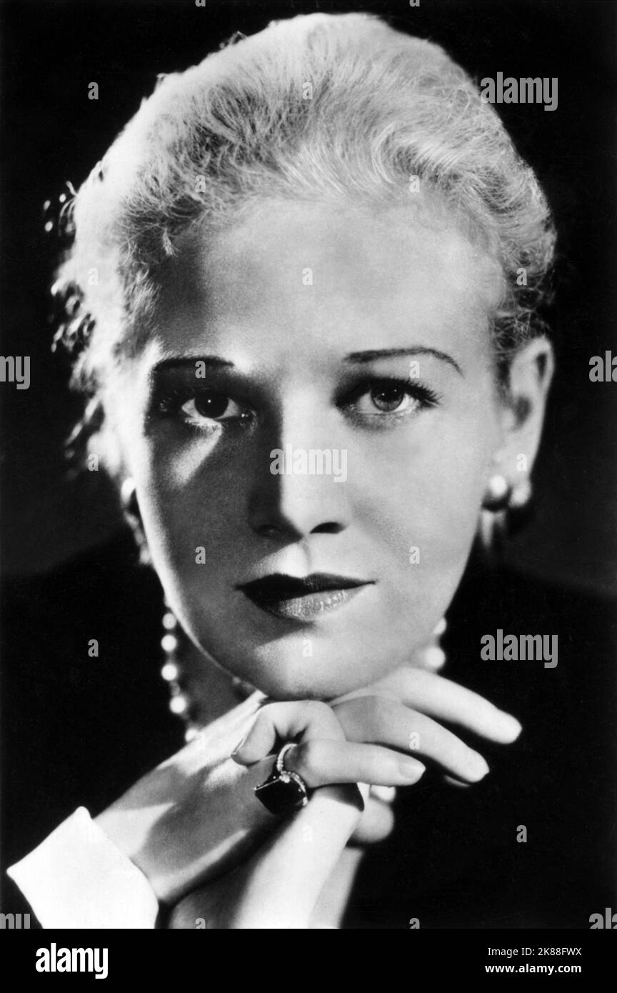 Ann Harding Actress 01 May 1922 **WARNING** This Photograph is for ...