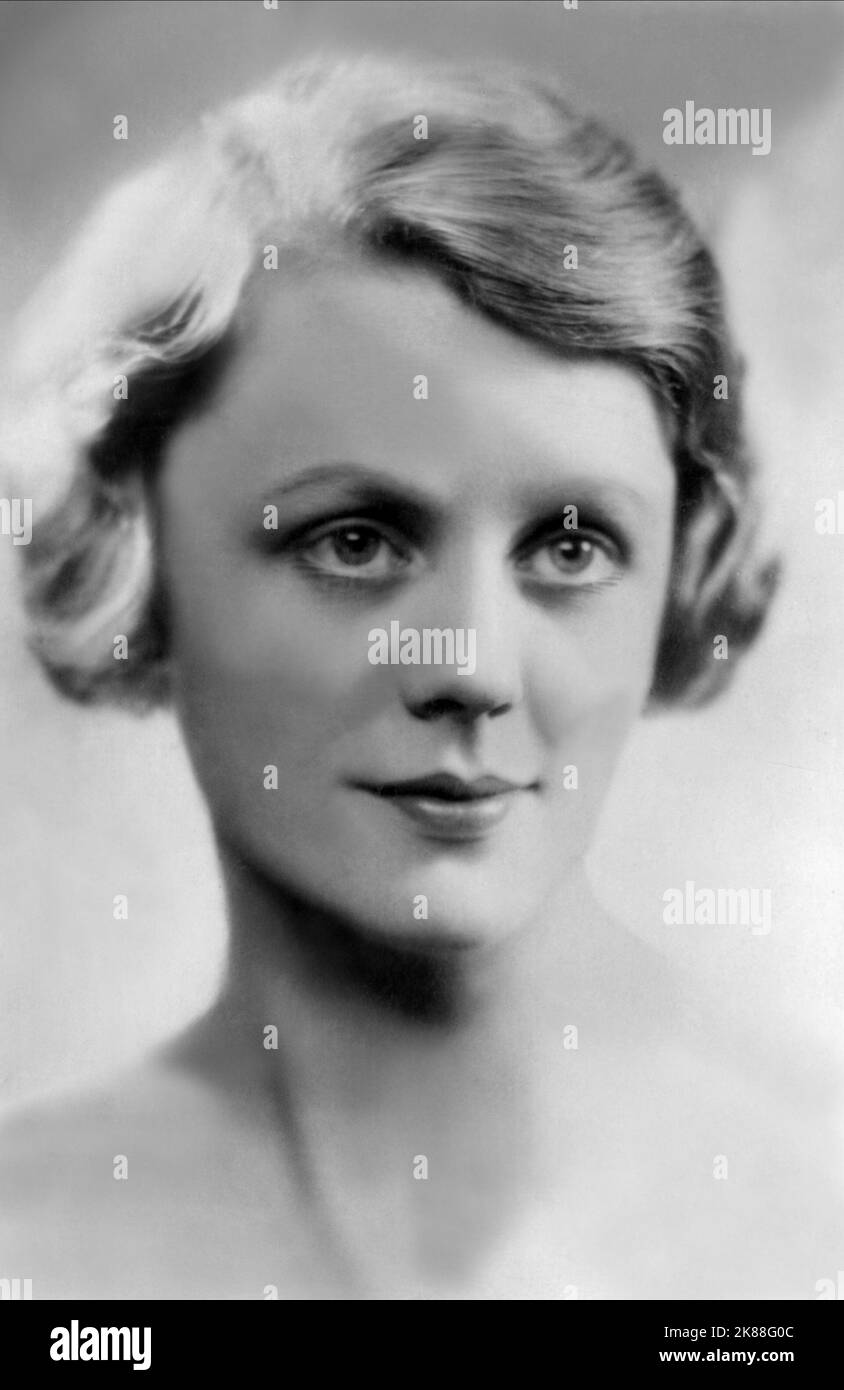 Edna Best Actress 01 May 1920 **WARNING** This Photograph is for ...