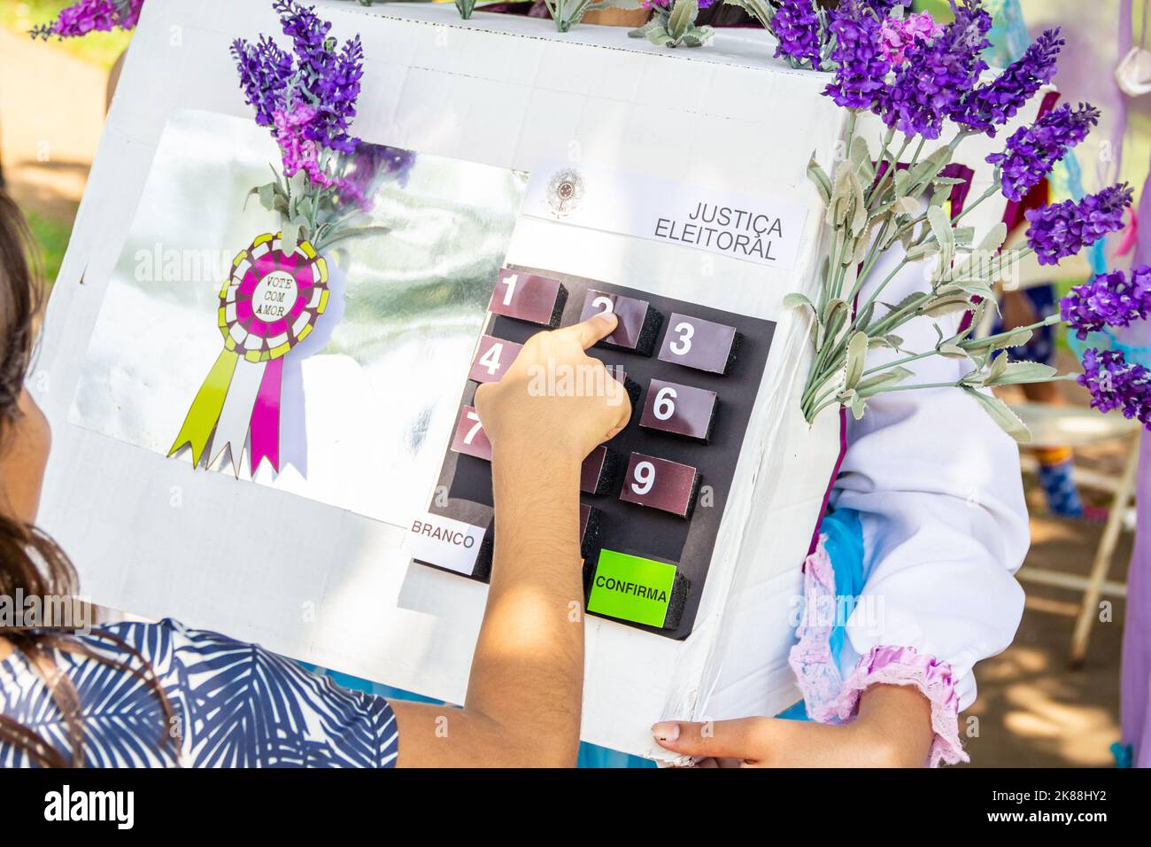 Brazil voting machine hi-res stock photography and images - Alamy
