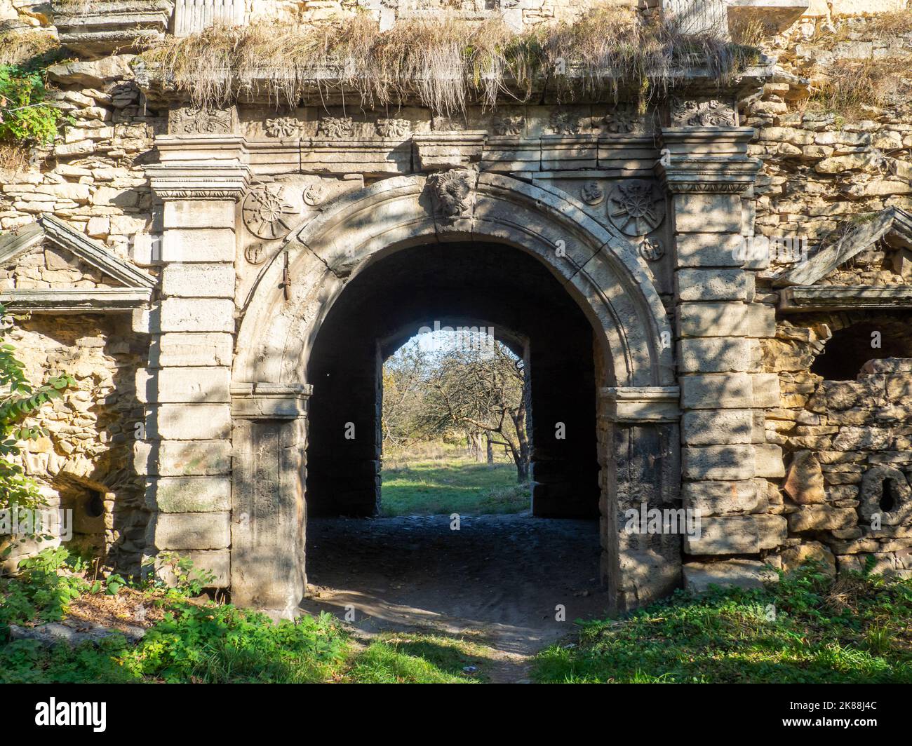 Medieval entrance tower of Chernelytsia Castle Stock Photo - Alamy