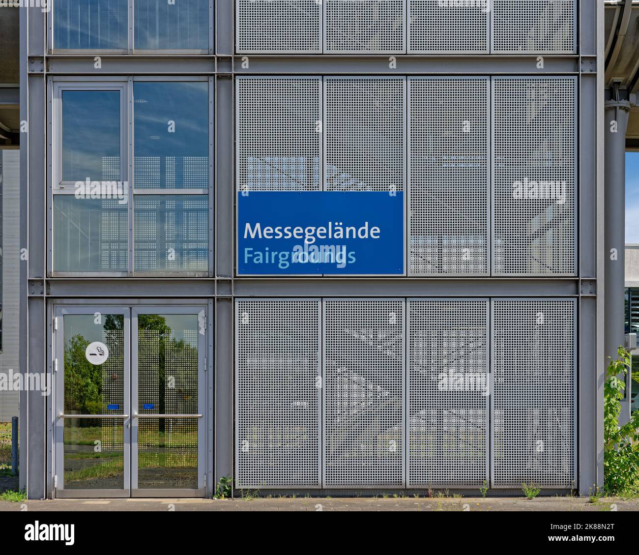 Stairs to the south entrance of the Hanover Trade Fair (Messe Stock ...