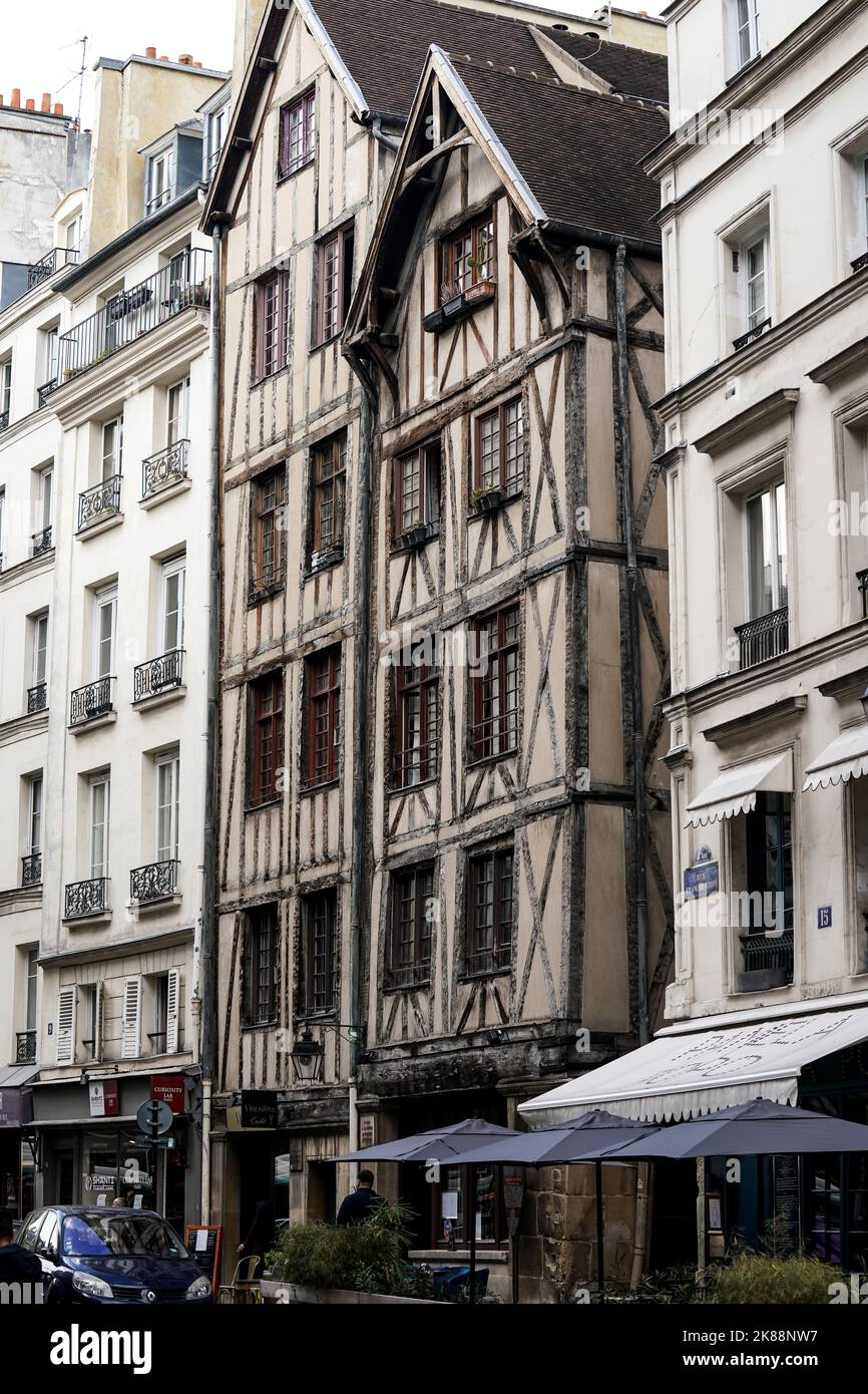 The oldest houses in Paris Stock Photo - Alamy