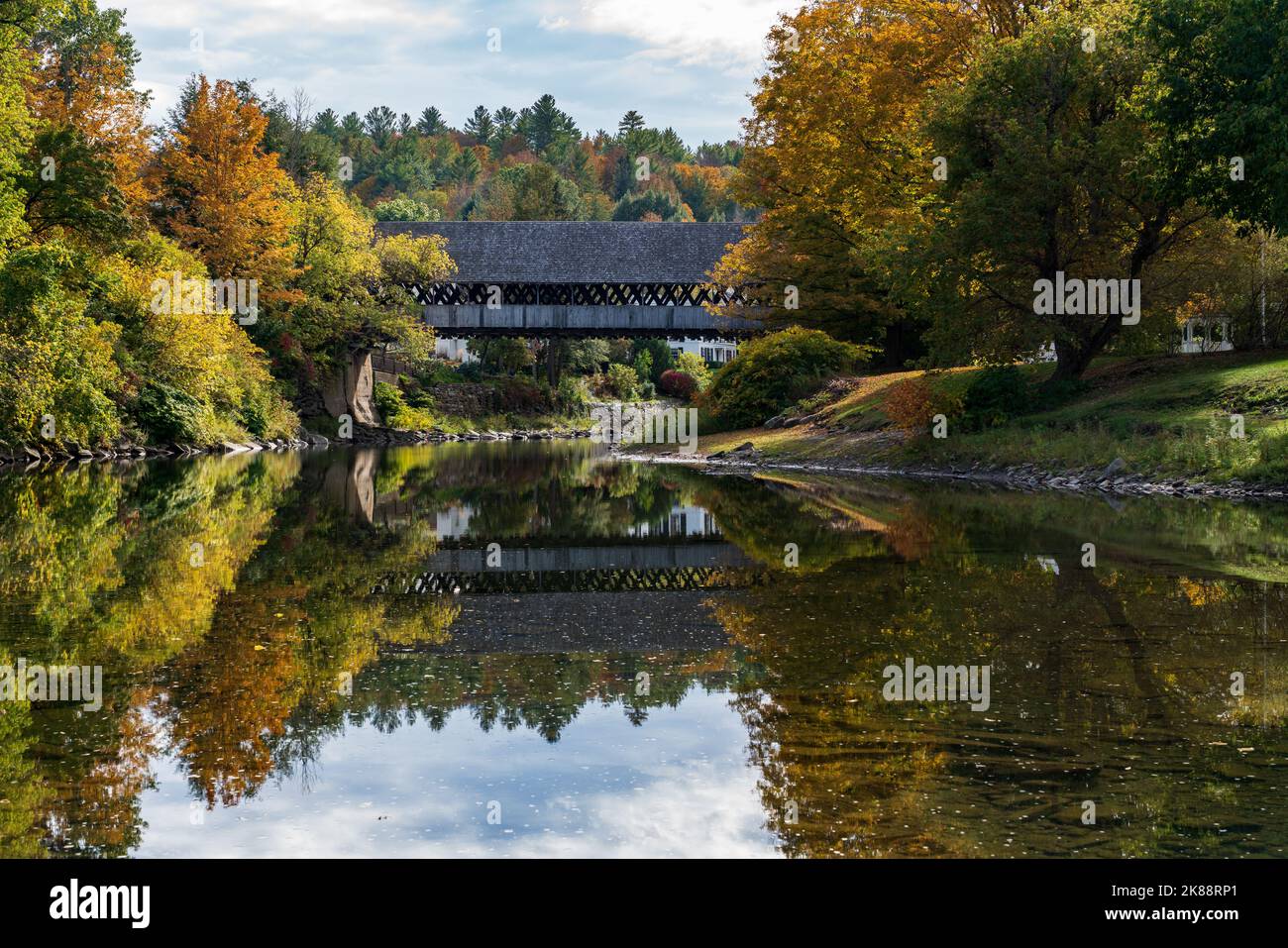 Large river in middle hi-res stock photography and images - Alamy