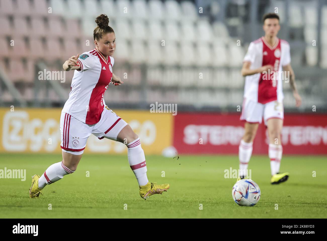 AMSTERDAM, 21-10-2022 ,De Toekomst, Azerion Eredivisie vrouwen, Ajax ...