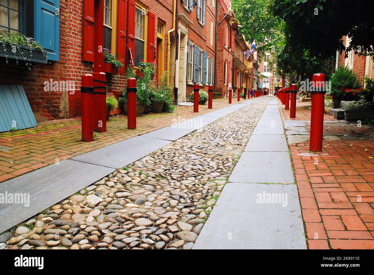 Elfreth's Alley, in historic Philadelphia, dates back to colonial times ...