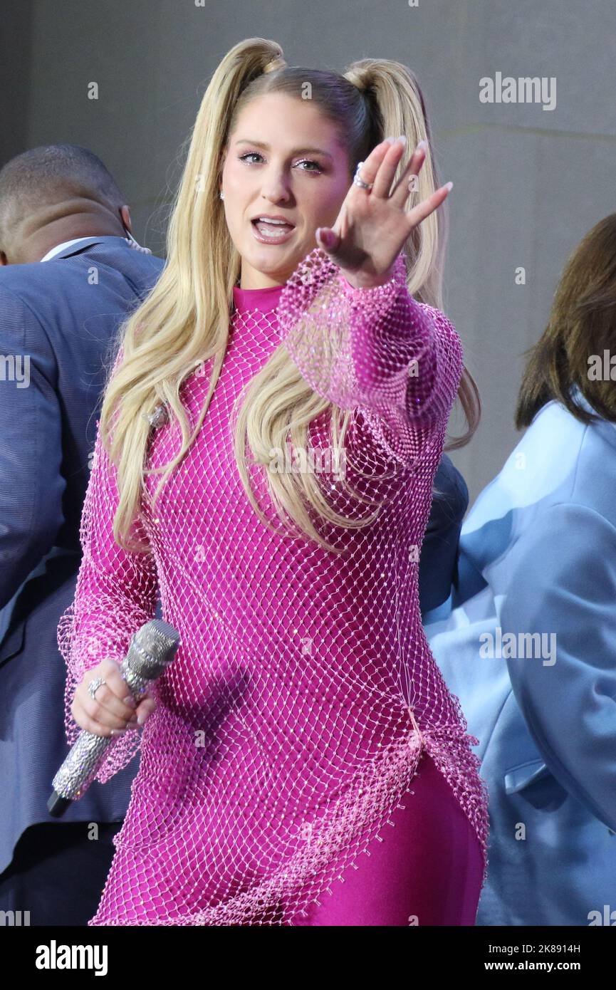 Meghan Trainor C Performs