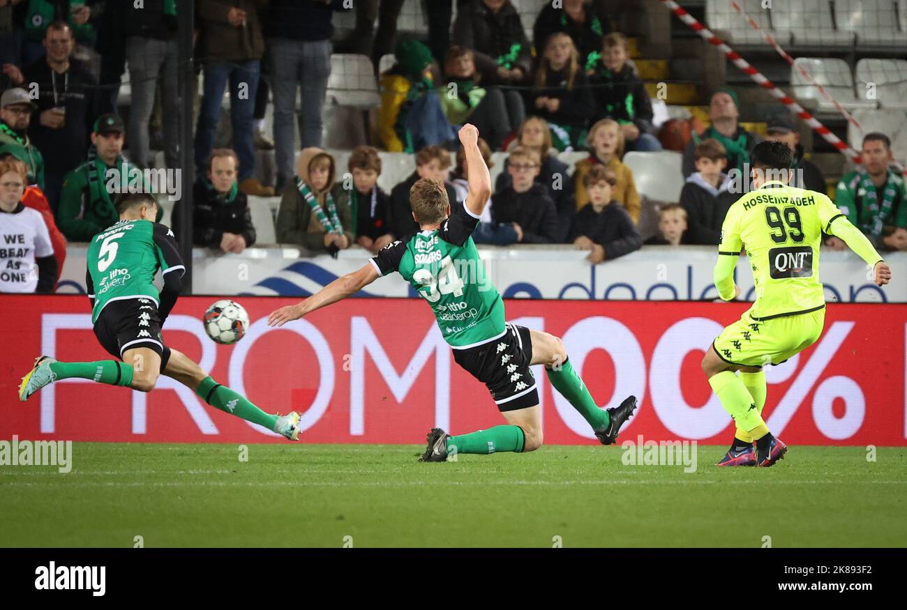 Cercle's Boris Popovic fights for the ball during a soccer match ...