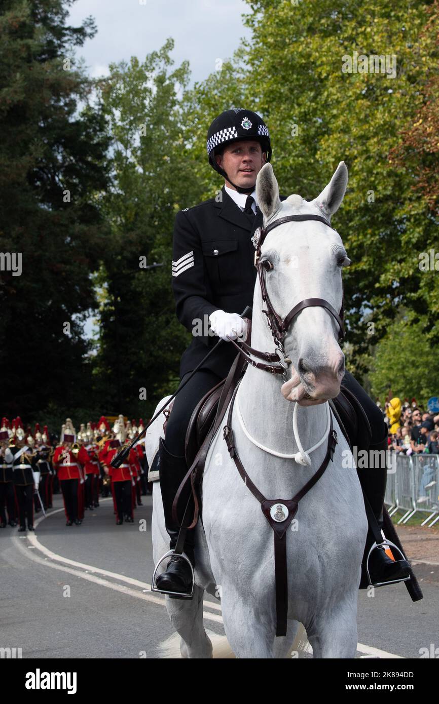 Windsor, Berkshire, UK. 19th September, 2022. Mounted Police including Thames Valley Police ...