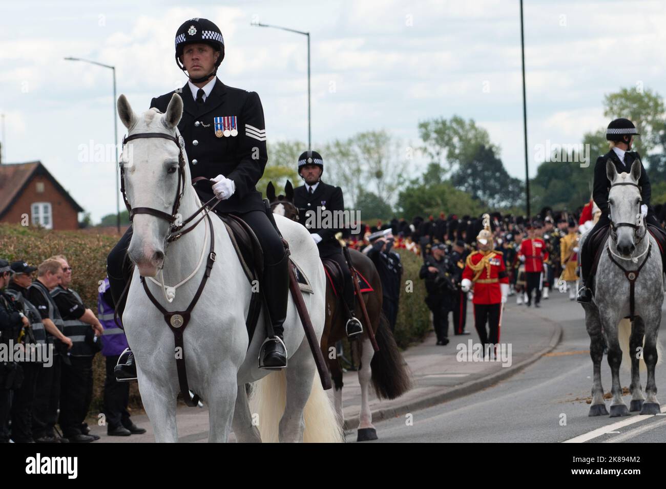 Windsor, Berkshire, UK. 19th September, 2022. Mounted Police including Thames Valley Police ...