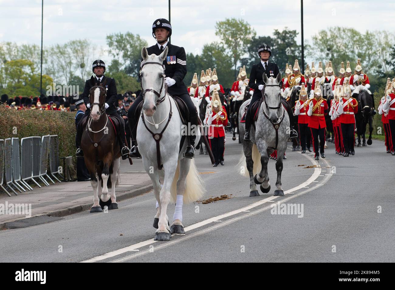 Windsor, Berkshire, UK. 19th September, 2022. Mounted Police including Thames Valley Police ...