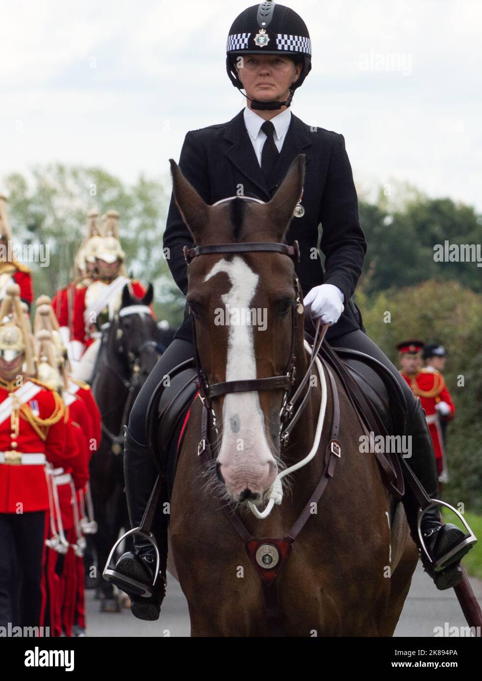 Windsor, Berkshire, UK. 19th September, 2022. Mounted Police including Thames Valley Police ...