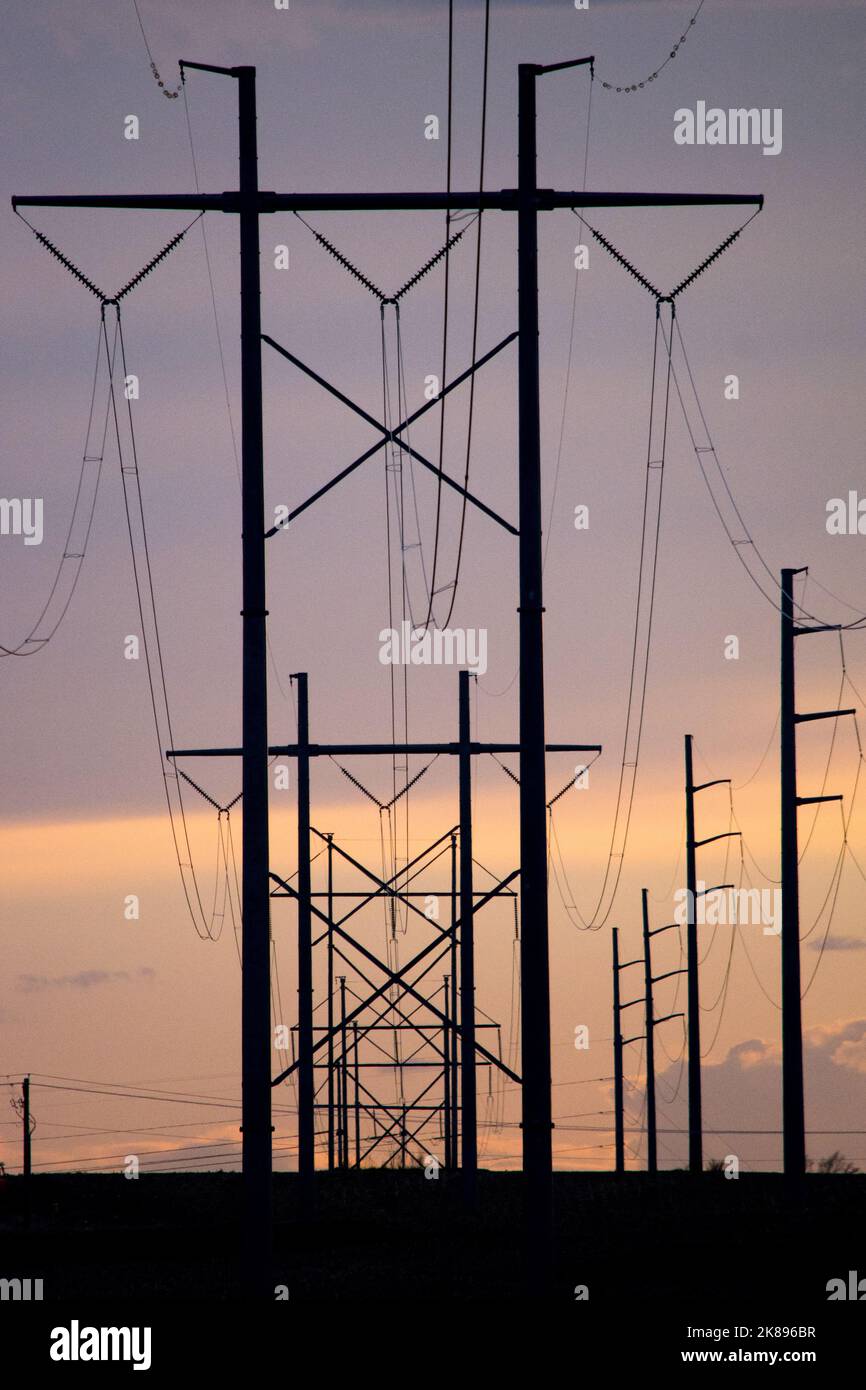 Electrical linemen hi-res stock photography and images - Alamy