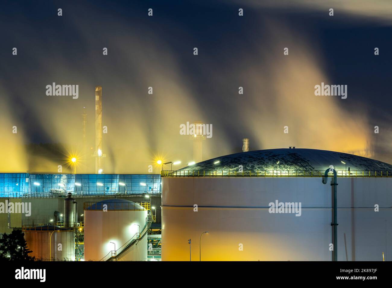 Repsol tarragona refinery hi-res stock photography and images - Alamy